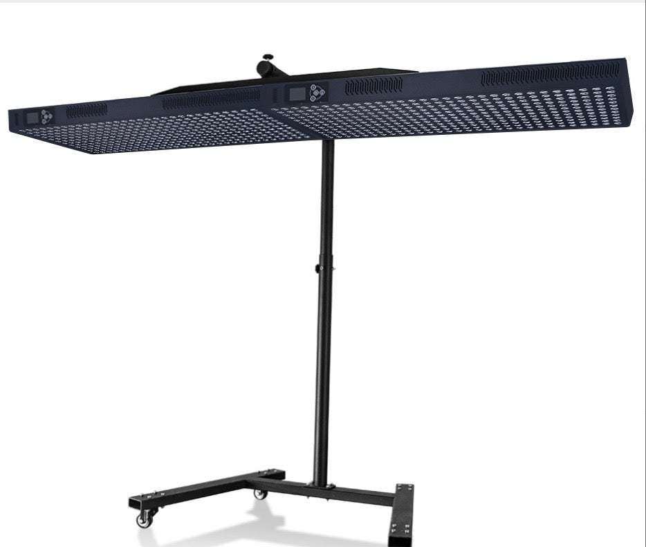 Silver Pro half wall on Rotating Horizontal/Vertical Elite Stand ...